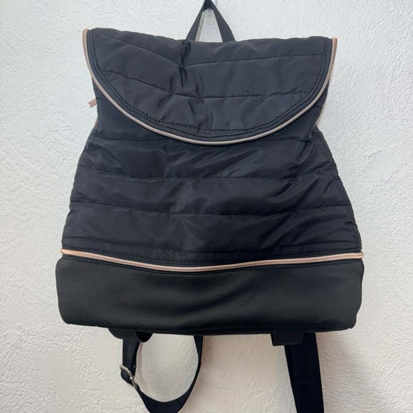 Stella & Dot | Bags | Stella Dot Crush It Yoga Backpack Black Puffer ...